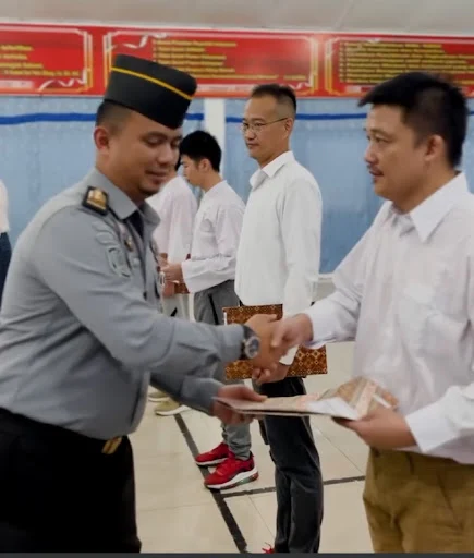 Medan-Sebanyak 43 orang Warga Binaan Pemasyarakatan (WBP) di Rutan Kelas I Medan menerima ...